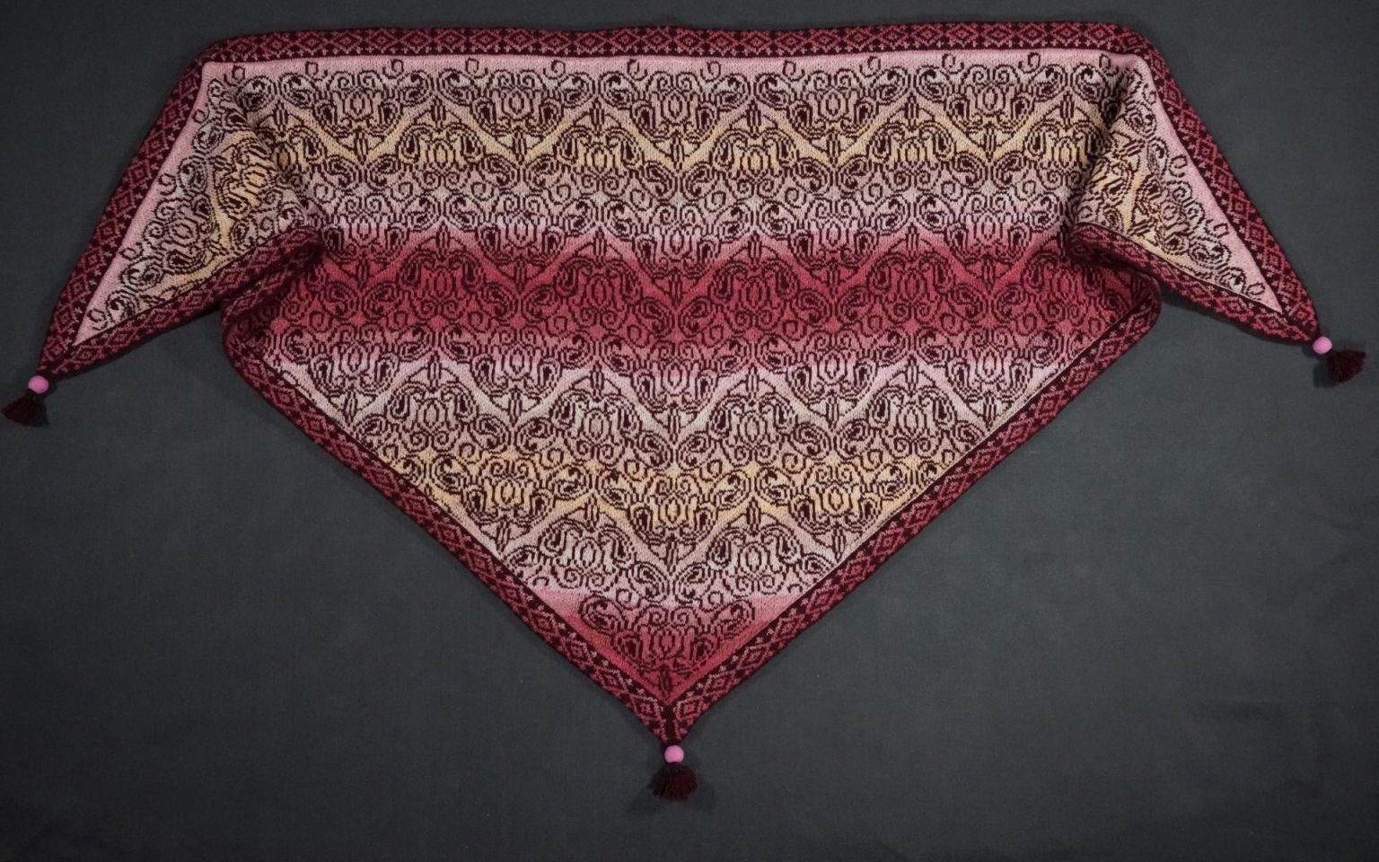 Tuch Arabesque - Verstrickte Kunst